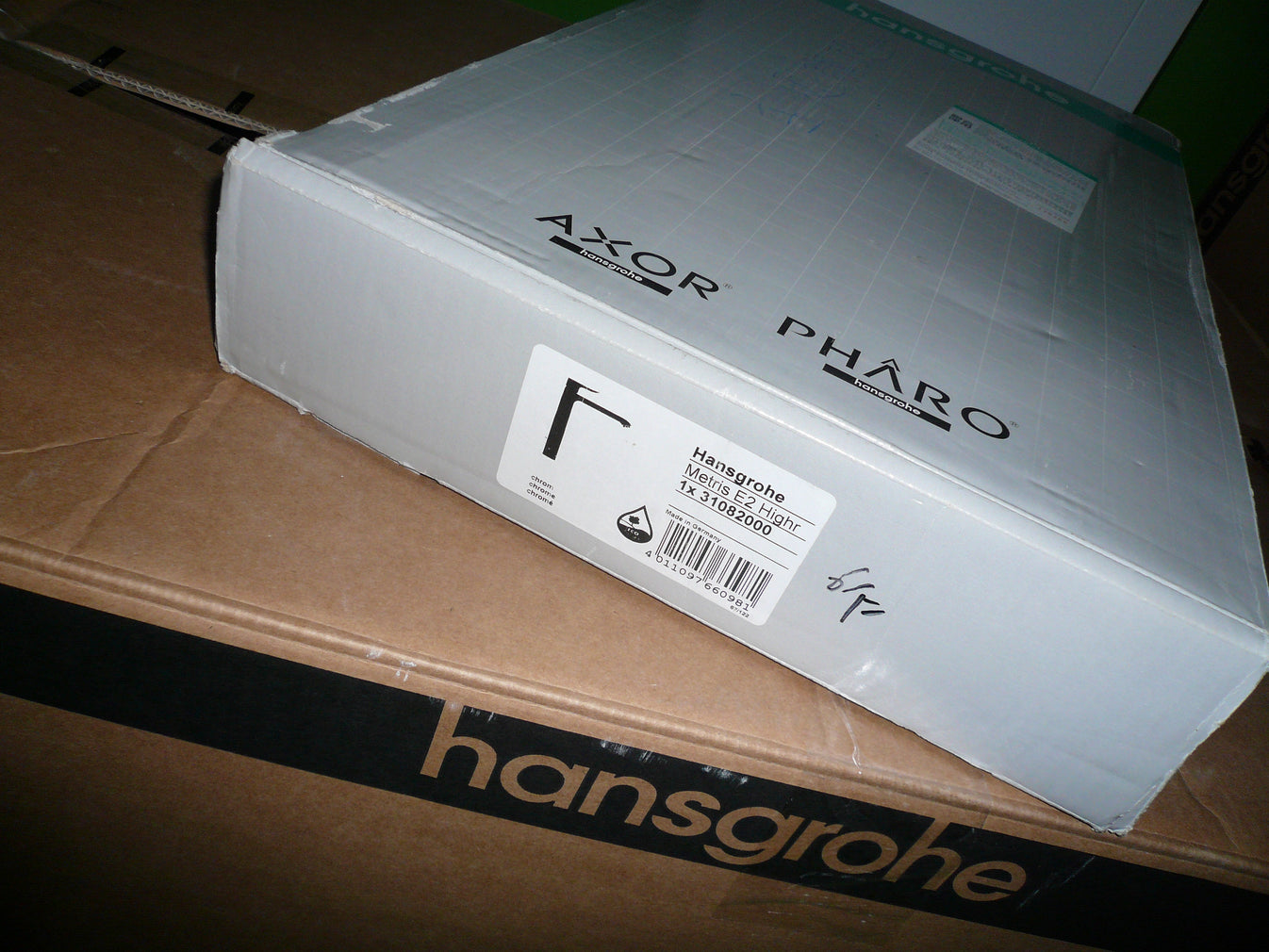 Hansgrohe Metris 31082000 Single lever basin mixer 260 for wash bowls ...