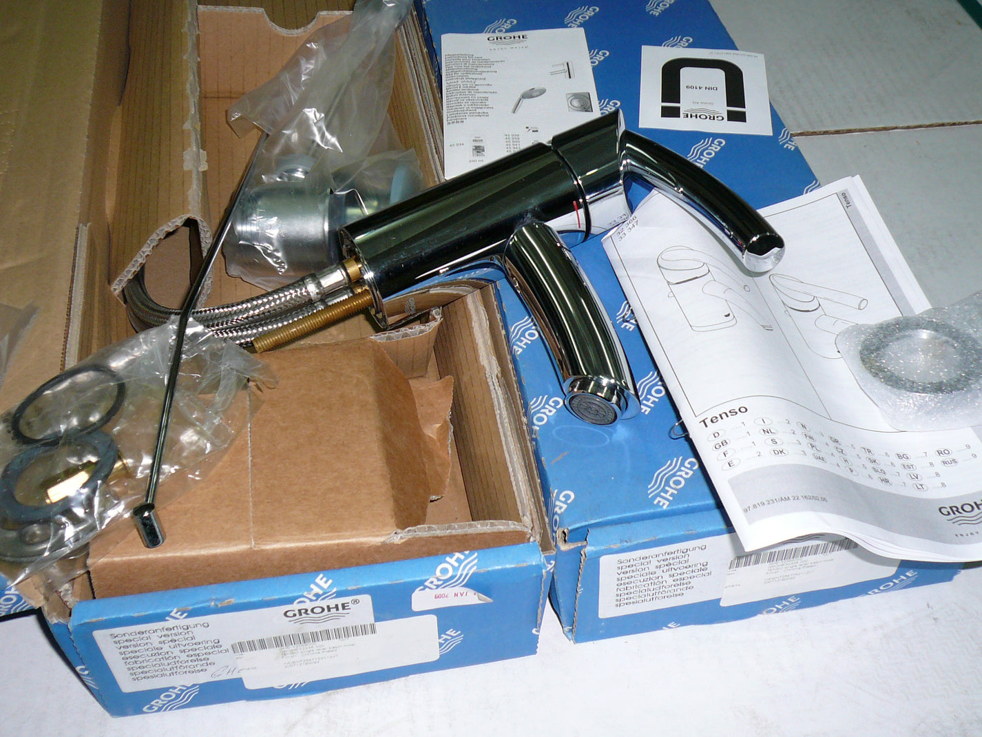 Grohe Tenso 32366000 Single hole single lever basin mixer w/pop-up ...